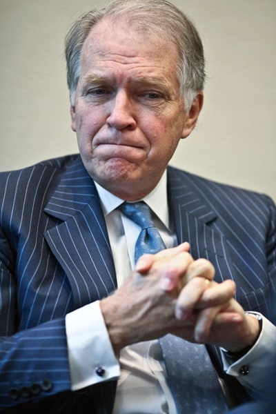 Small US banks move in as giants falter