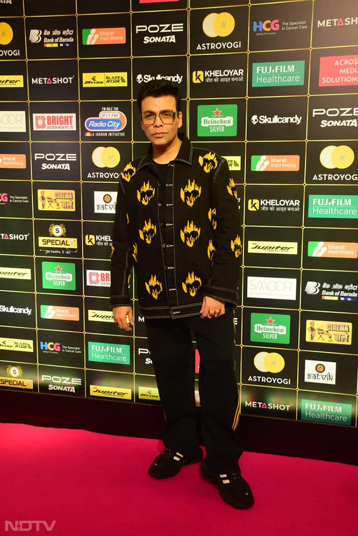 Mouni Roy, Karishma Tanna Were The Definition Of Yin-Yang On The Red Carpet