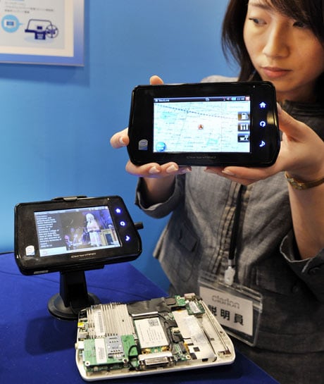 Clarion portable car navigation (Images) | Gadgets 360