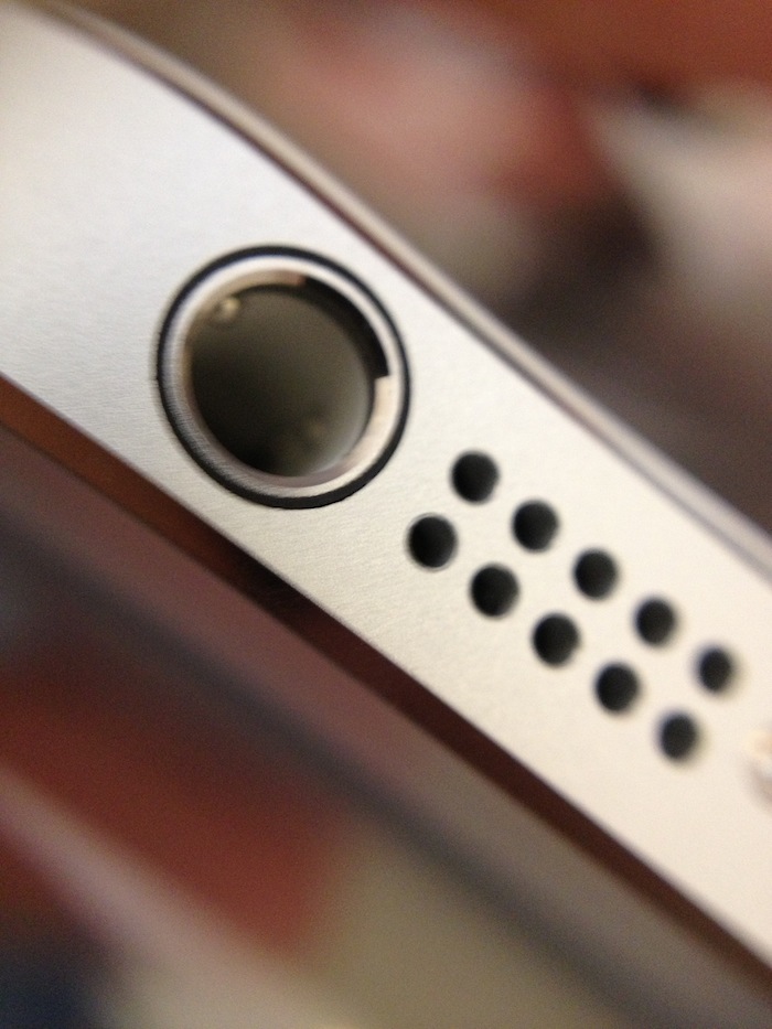 iPhone 5 unboxing (Images) | Gadgets 360