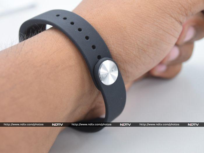 Sony SmartBand (Images) | Gadgets 360