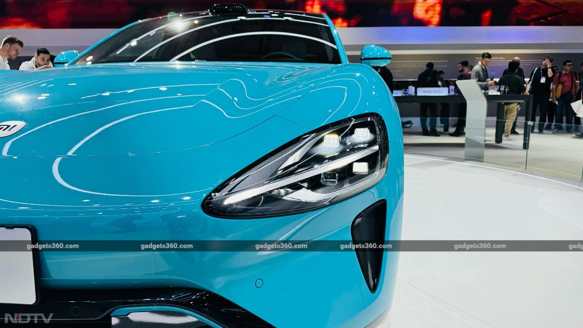 Xiaomi's SU7 Electric Vehicle Showcased at MWC 2024: Here's Your First Look (Images) | Gadgets 360
