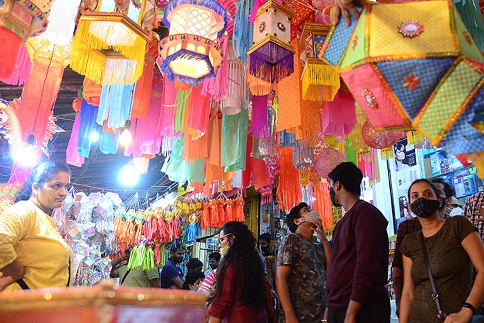 Diwali 2021: People Throng Markets For Festival Shopping