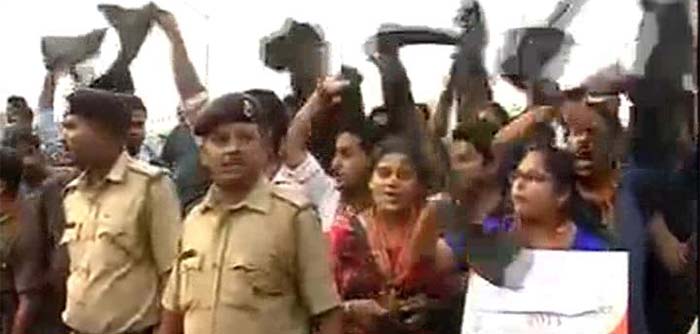 Tehelka scandal: Tarun Tejpal lands in Goa to attend court hearing on ...