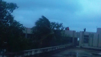Surfer video shows Cyclone Nilam causing havoc