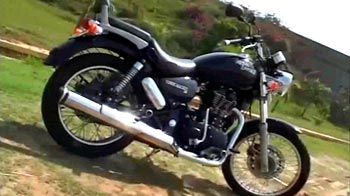 Thunderbird rolls in!