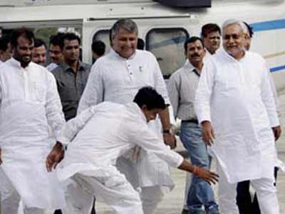 Nitish verses BJP: poems today, but a Sunday split, say sources