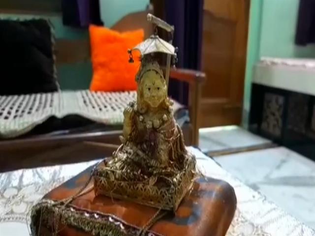 Meet Kanpur's 'Google Golden Baba', Who Wears 4 kg Gold Daily