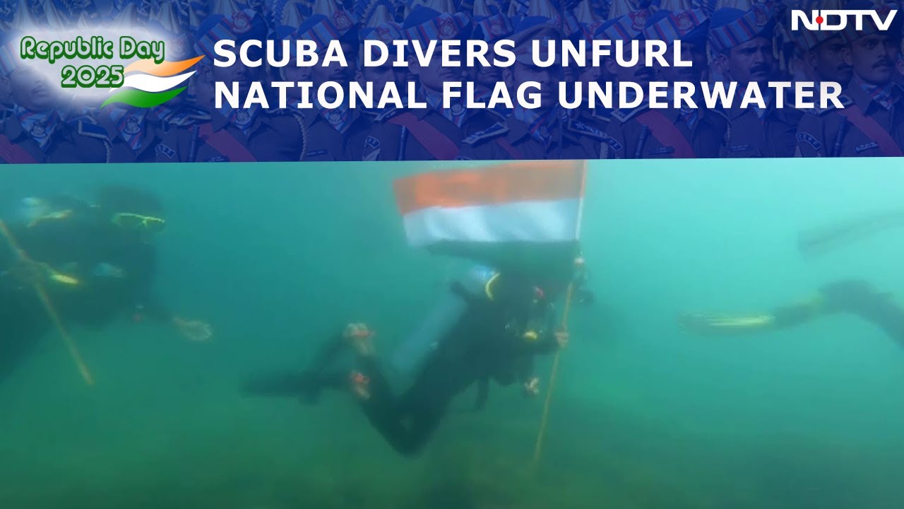 Scuba Divers Unfurl National Flag Underwater on Republic Day | Gujrat