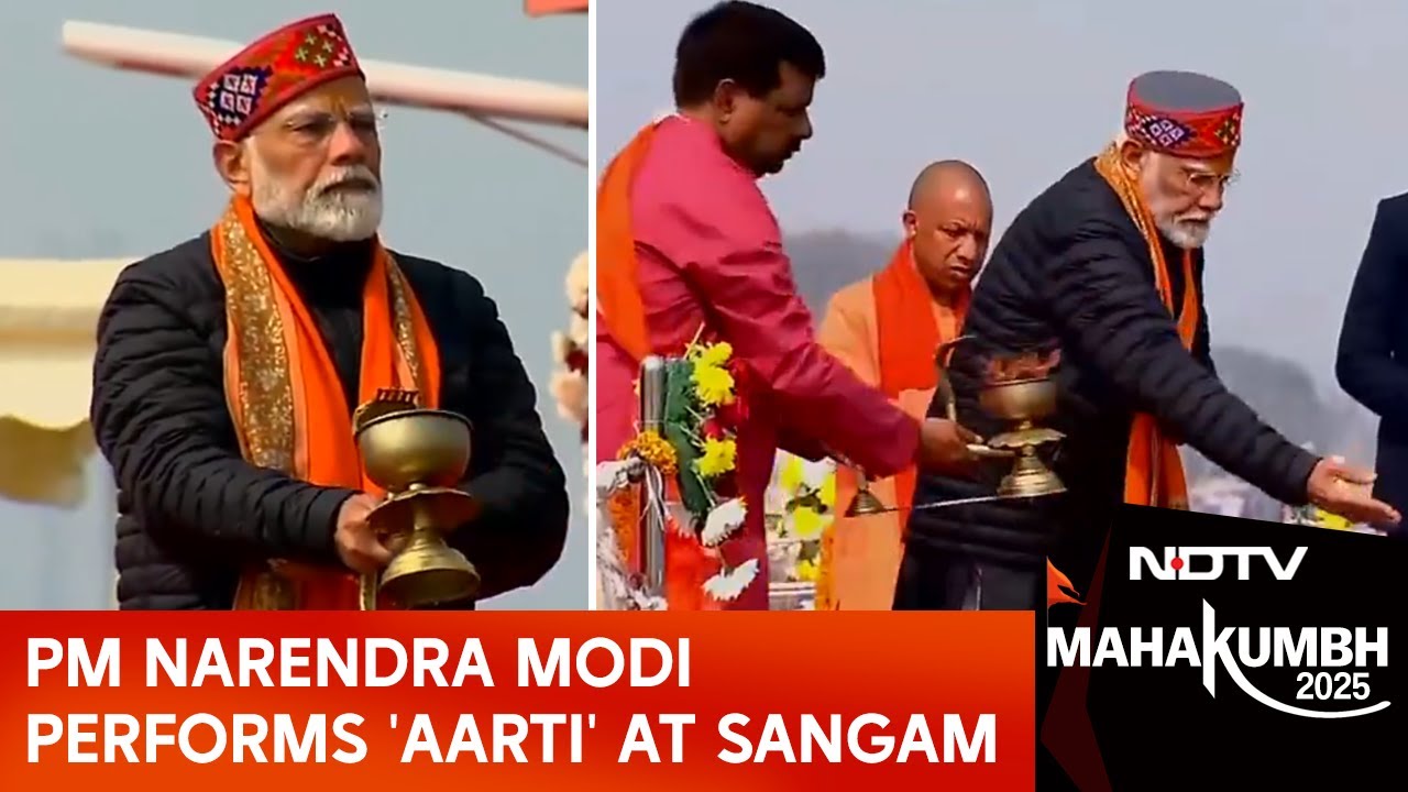 PM Modi Maha Kumbh | PM Narendra Modi Performs 'Aarti' At Sangam