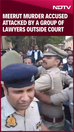 Meerut Murder News | Lawyers Attack Meerut Murder Accused Outside ...