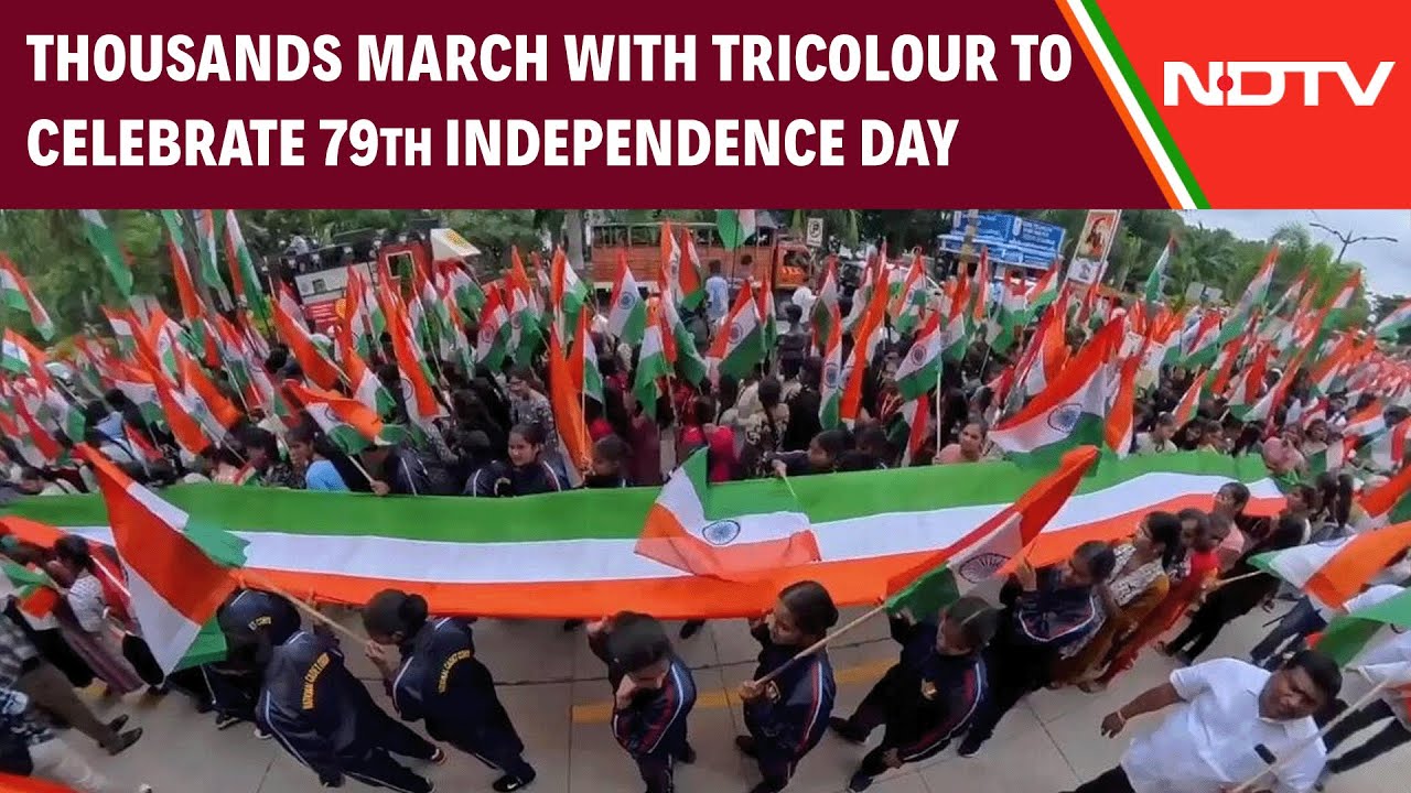 India Independence Day | Thousands March With National Flags To ...