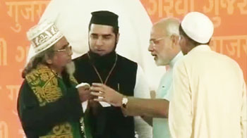 Controversy over Modi's alleged refusal to wear skull cap