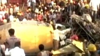 3 Chinese engineers held for chimney collapse