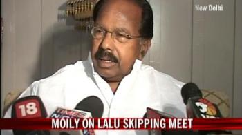 Moily: Not reaching out to Nitish